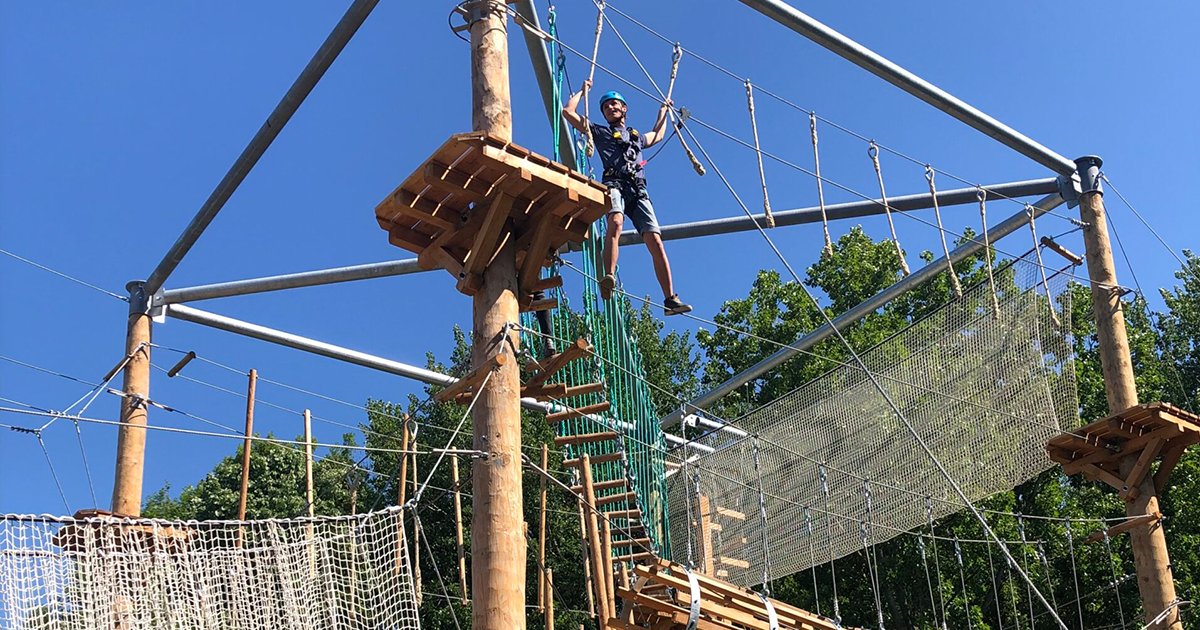 Klimmen tijdens een dagje weg in Alphen aan den Rijn - klimparkalphen.nl